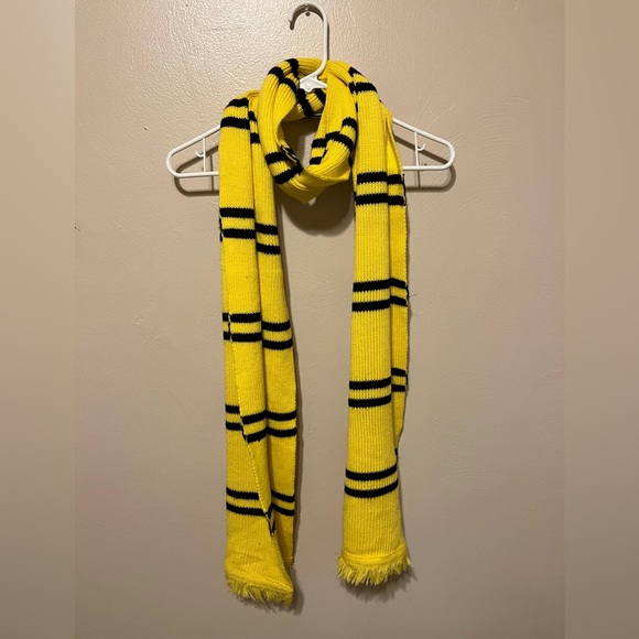 Warner Bros. | Accessories | Authentic Hufflepuff Scarf From Harry ...